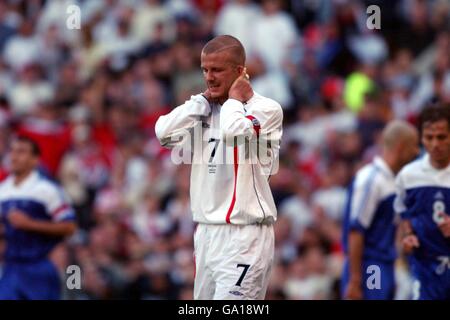 England's David Beckham shows his frustration with his teams ...