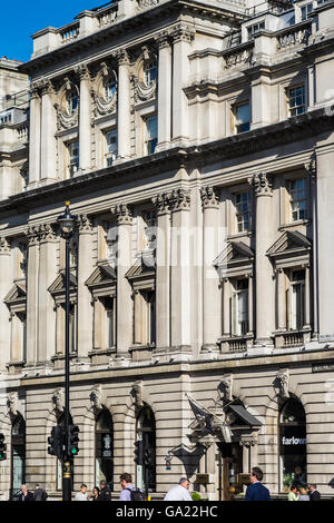 Pall Mall buildings, London, England, U.K Stock Photo: 109454731 - Alamy