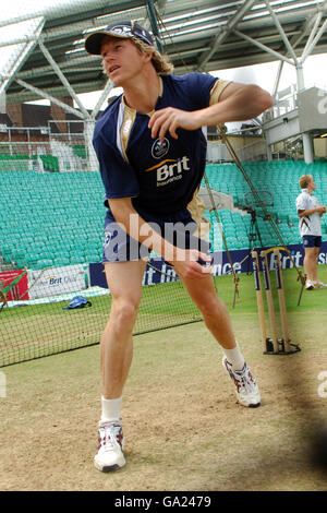 Surrey's Jonathan Batty takes part visually impaired Cricket ...