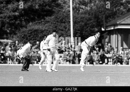 West Indies' Denis Atkinson (r) bowling Stock Photo - Alamy