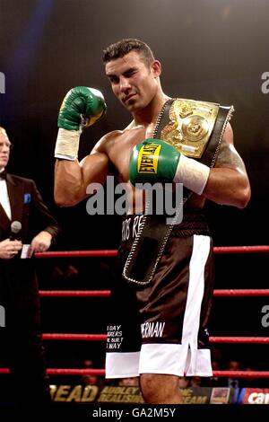 Boxing - WBF World Super Middleweight Title - Robin Reid v Jorge Stock ...