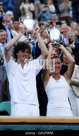 Great Britain's Jamie Murray with his mixed doubles partner Liesel ...