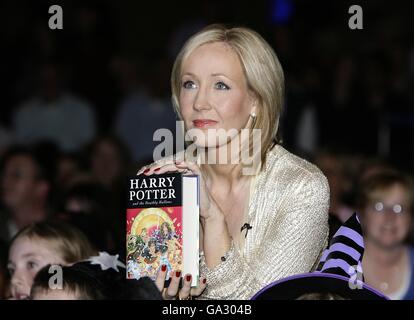 JK Rowling Book Signing - London Stock Photo - Alamy