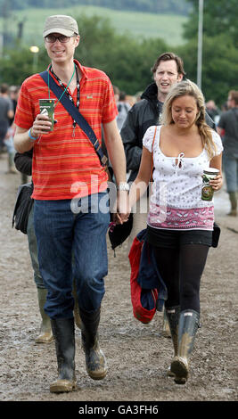 Stephen Merchant and girlfriend are seen backstage at the 2007 ...
