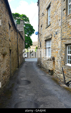 Askrigg North Yorkshire, used as the fictional village of Darrowby in ...