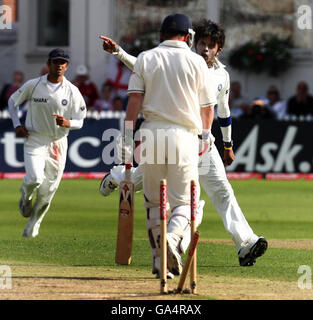India's Shanthakumaran Sreesanth celebrates the wicket of Adam ...