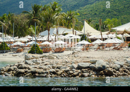 Beach Scene, Pacific ocean, Vietnam Stock Photo - Alamy