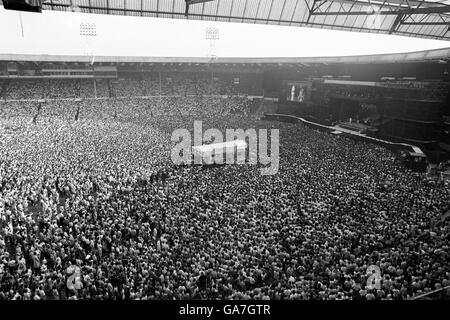 Music - Bruce Springsteen Live - Wembley Stadium - 1985. A steward ...