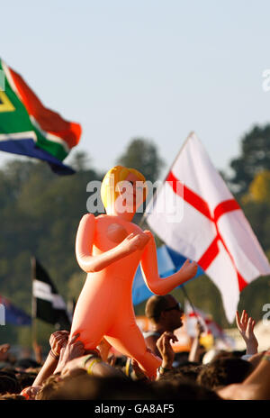 Carling Reading Festival 2007. The crowd enjoy the good weather at the ...