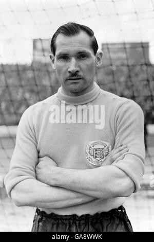 Gil Merrick, Football League goalkeeper Stock Photo - Alamy