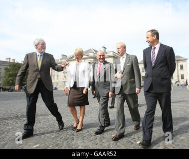 Education Minister Mary Hanafin (right) meets teenage Harry Potter star ...