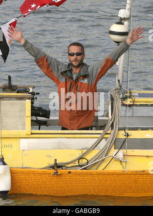 Jason Lewis finishes his human powered around the world trip at the ...