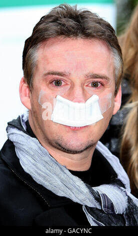 Russell Watson leaves the Alexandra Hospital Cheadle with his daughters ...