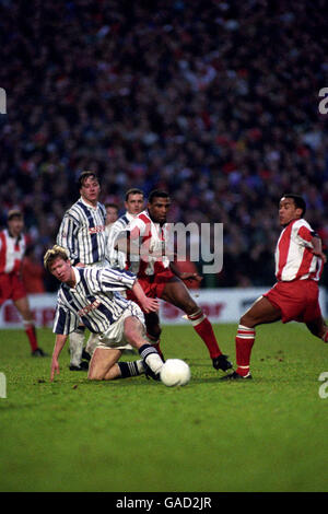 STEVE LILWALL WEST BROMWICH ALBION FC 10 September 1993 Stock Photo - Alamy