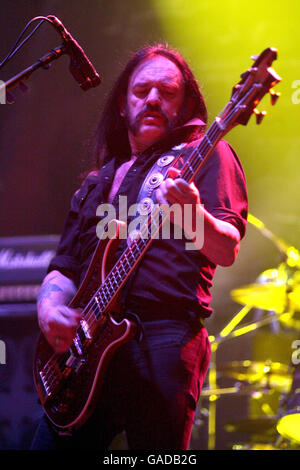 Lemmy Kilminster of Motorhead opens for Alice Cooper at Wembley Arena ...