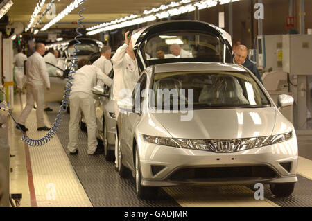 The one millionth Honda Civic to be built in the Swindon Honda Factory ...