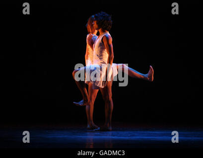 A dress rehearsal of Garry Stewart's Infinity, commissioned for the ...