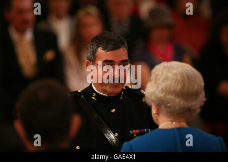 Lieutenant Colonel Nigel Cullen is made an MBE by The Queen at ...