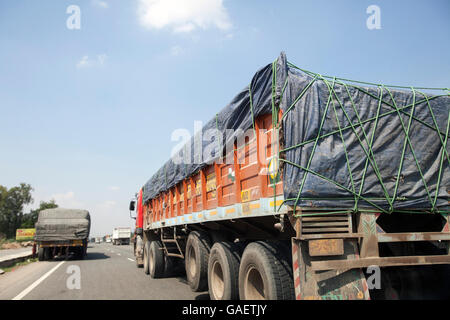 NH 48, National Highway 48 Stock Photo - Alamy