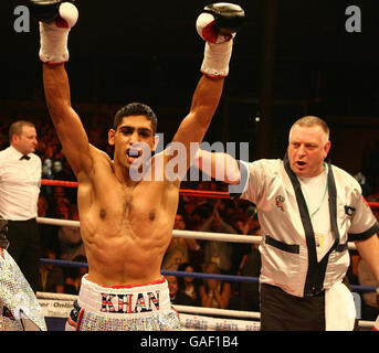Boxing - Commonwealth Lightweight Title - Amir Khan v Graham Earl ...
