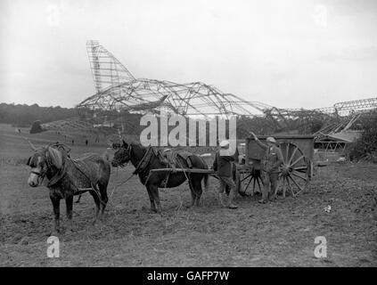 The wreckage of the crashed British Airship R101 near Beauvais, France ...