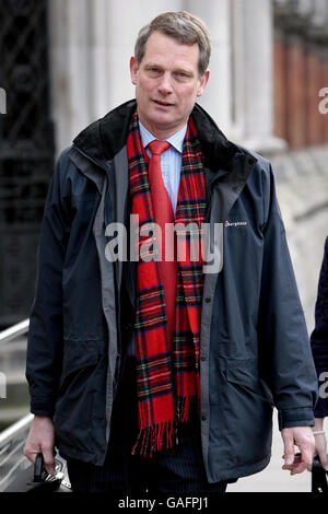 Pathologist Dr. Richard Shepherd arrives at the High Court to give ...