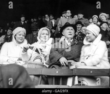 Joy Beverley singer with her husband Billy Wright England football ...