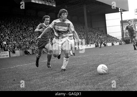 Queens Park Rangers' Ian Gillard gets away from Nottingham Forest's ...