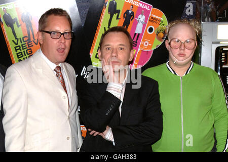 Vic Reeves, Bob Mortimer and Matt Lucas at Too2Much Club in Central ...