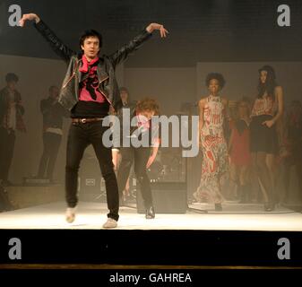 London Fashion Week - Rodnik Catwalk Show Stock Photo - Alamy