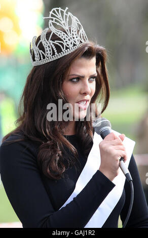 Miss Scotland Nieve Jennings and Edinburgh rugby stars (from left to ...