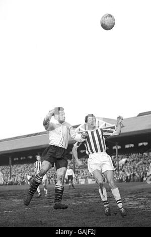 West Bromwich Albion's Joe Kennedy (l) and Tottenham Hotspur's Len ...