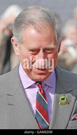 Prince Charles unveils a plaque at the village shop in Ravenstonedale ...