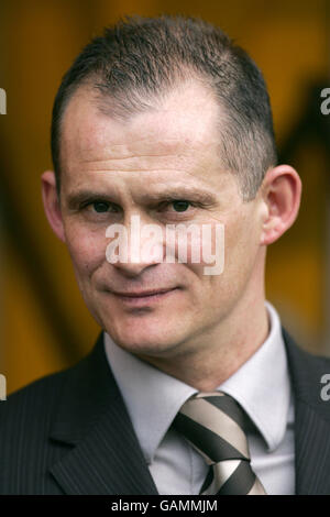 Lee Sinnott, Port Vale manager ... Soccer - Coca-Cola Football League ...