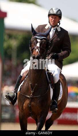 Great Britain's Geoff Luckett riding Brickfield Boy wins the Tom Hudson ...