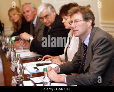 (Left to right) Dr Mick North (whose daughter died in the Dunblane ...