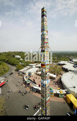 Record breaking LEGO brick tower at LEGOLAND Stock Photo - Alamy