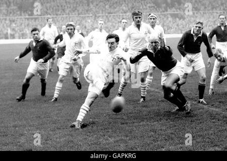(L-R) London Counties' Albert Agar kicks for touch as South Africa's ...