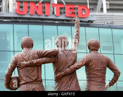 Manchester United Holy Trinity Statue Outside the Old Trafford Stadium ...