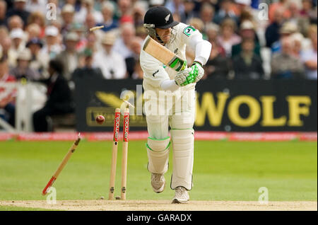 James New of England is bowled out by LBW by Kyle Jamieson of New ...