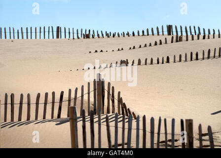 Sand trap fencing,Sandhaven beach, South Shields, South Tyneside Stock ...
