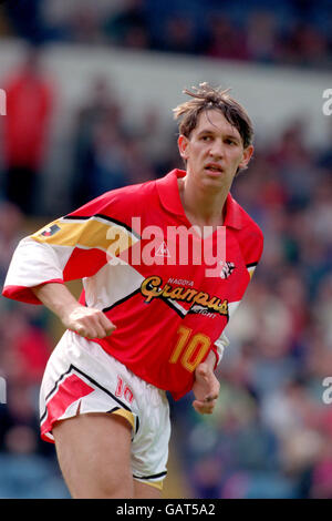 GARY LINEKER NAGOYA GRAMPUS EIGHT 28 May 1993 Stock Photo - Alamy
