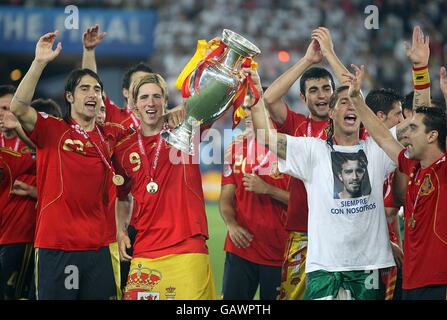 SERGIO RAMOS WITH TROPHY GERMANY V SPAIN ERNST-HAPPEL-STADION VIENNA ...