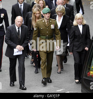Des Feely and Maureen Feely, the parents of Corporal Sarah Bryant, 26 ...
