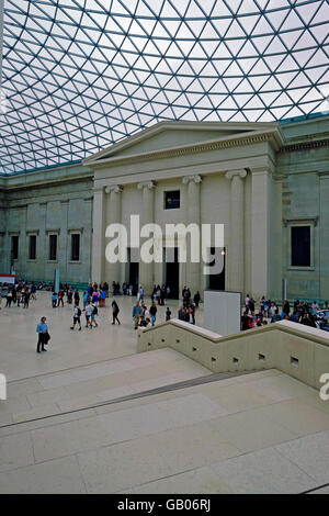 A view of the main hall and atrium in the British Museum, London ...