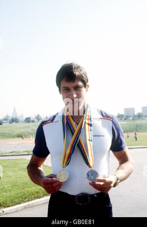 Great Britain's Allan Wells shows off his 100m gold medal and 200m ...