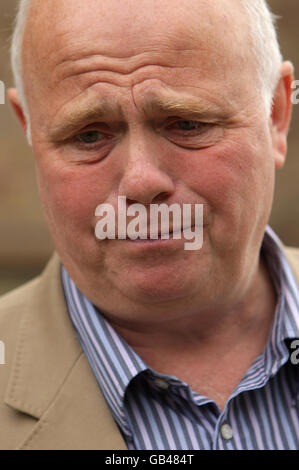 Barry Mizen, the father of murdered teenager Jimmy Mizen, picks up his ...