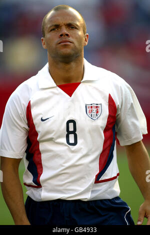 Soccer - CONCACAF Gold Cup 2003 - Group C - USA v El Salvador. Gilberto ...