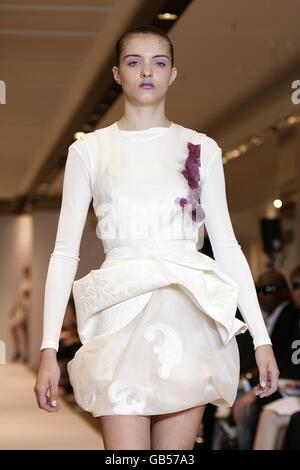 London Fashion Week - Modernist, Mango Catwalk Show Stock Photo - Alamy