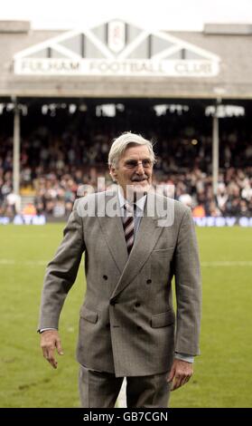 Former Fulham player Jimmy Hill with TV presenter Des Lynam Stock Photo ...
